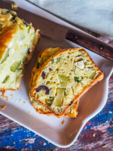 Cake à la courgette et à la feta, Recette facile gourmande